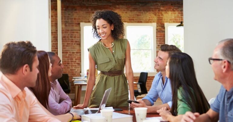 Most Flattering Styles For Rectangle Body Shape | What Is She Wearing