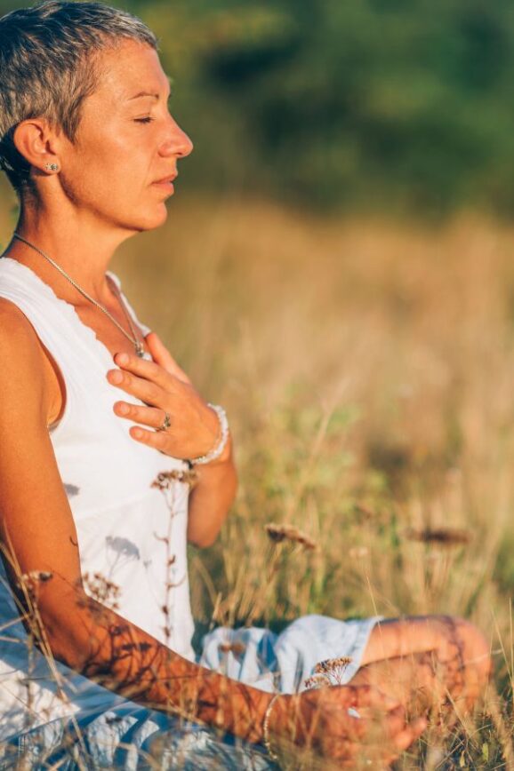 How To Look Pretty: 15 Beauty Tips That Actually Work | What Is She Wearing